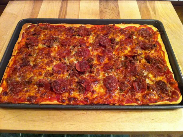 Family Style Homemade Pizza - Vintage Cooking