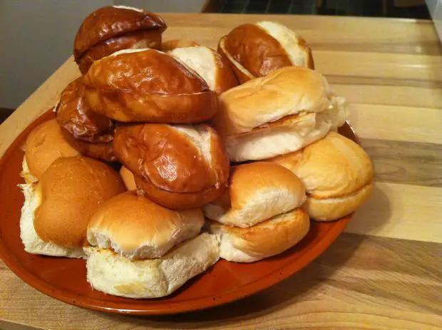 Easy Mini Slider Cheeseburgers - Vintage Cooking